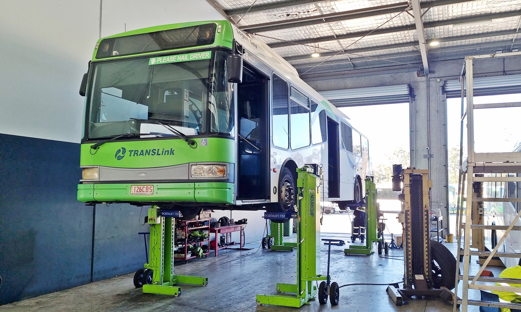 Choosing the Right Mobile Heavy Vehicle Hoist - Part 1